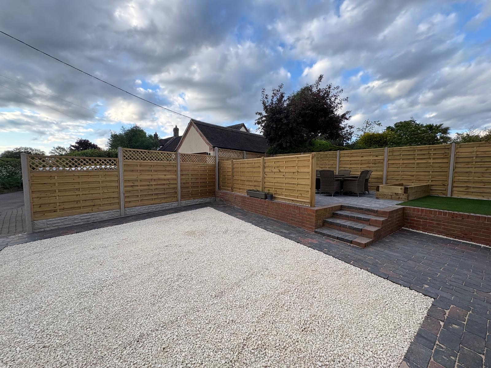 Fencing – STONE STRONG CONSTRUCTION